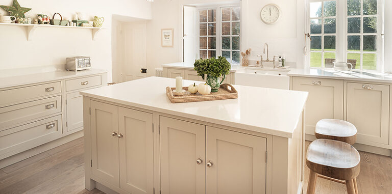 Kitchens with Islands | 8 Top Tips & Design Ideas